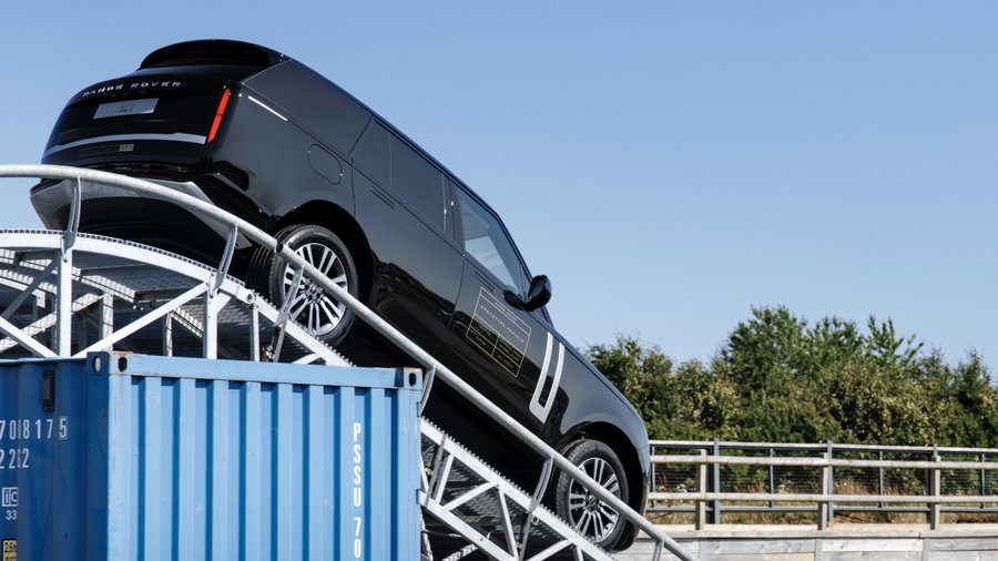 Range Rover Electric Quietly Delayed To 2026 | CarThrottle
